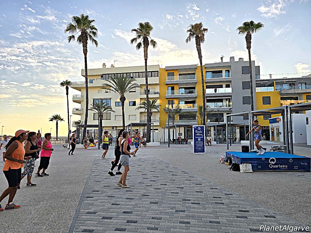 QUARTEIRA | Zumba ao Pôr do Sol com Filipa Leonardo anima Praça do Mar ...