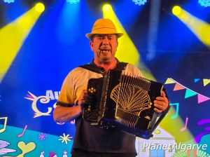 Augusto Canário e Amigos levam arraial minhoto a Quarteira e animam ...